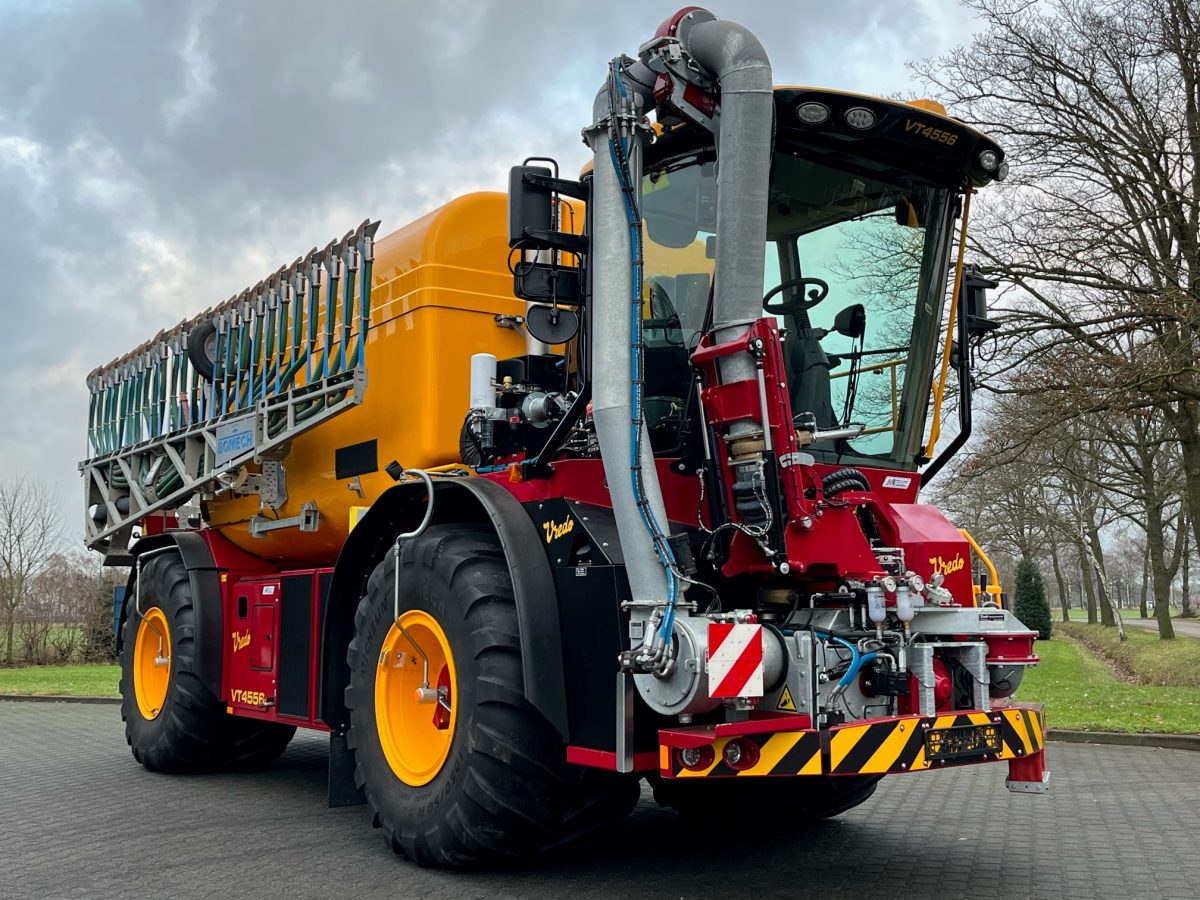 Vredo VT 4556 voor het loonbedrijf van Stade landmaschinen – Hoftijzer